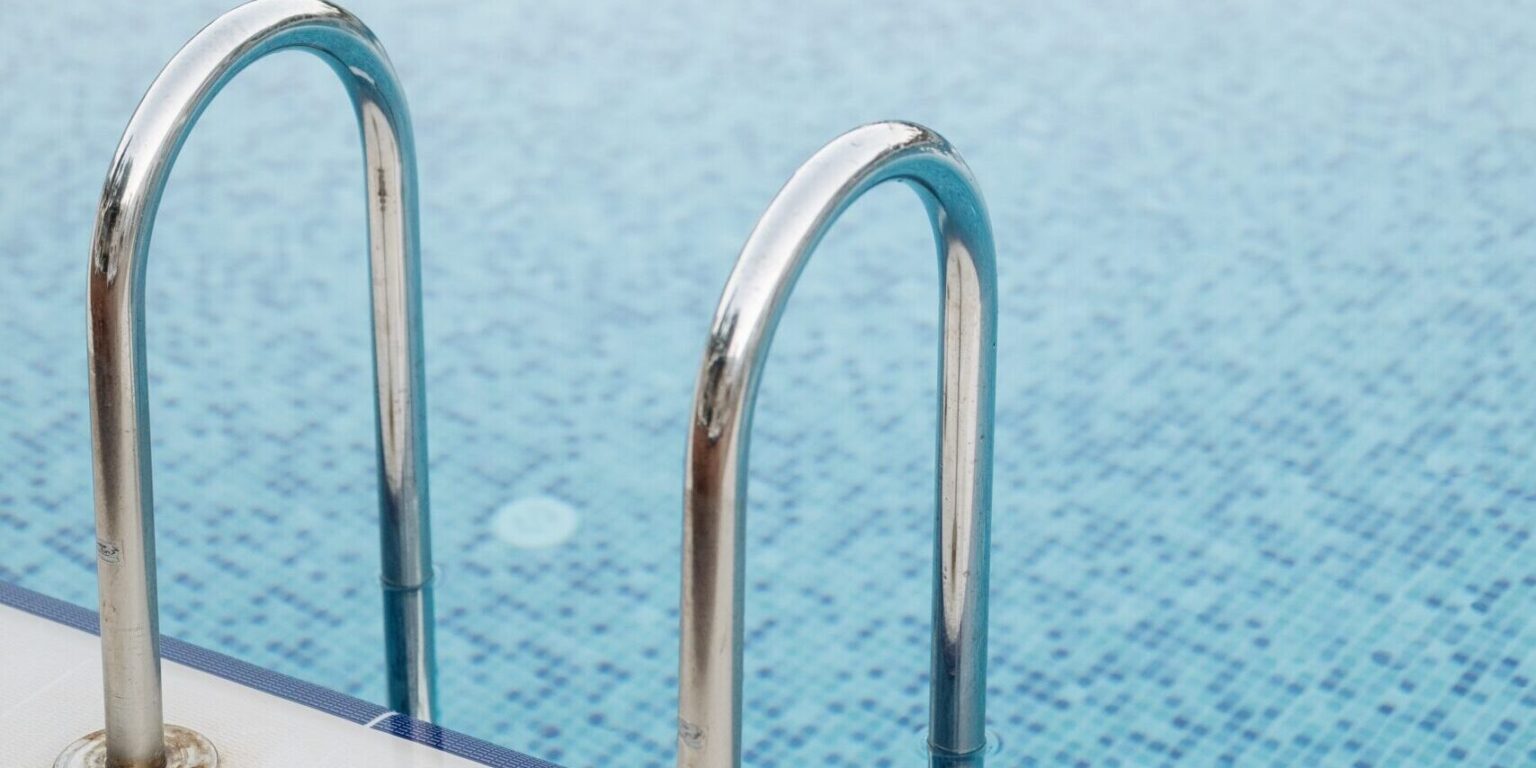 10 Essential Steps to Maintain Crystal Clear Pool Water All Summer Long ...